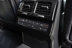 Melns Volkswagen Touareg 2019 Mārupe, ar dzinēja tilpumu 3.00 L un nobraukumu 91 tūkst. km par 40950 €, foto 31 vietnē AUTOMOTO.COM.LV