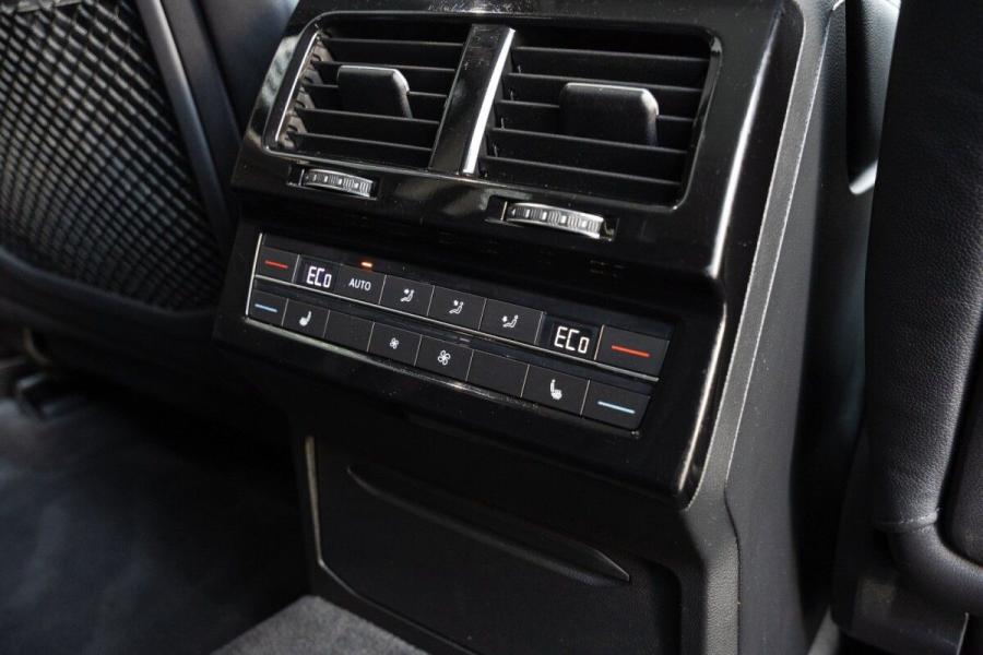 Melns Volkswagen Touareg 2019 Mārupe, ar dzinēja tilpumu 3.00 L un nobraukumu 91 tūkst. km par 40950 €, foto 31 vietnē AUTOMOTO.COM.LV