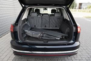 Melns Volkswagen Touareg 2019 Mārupe, ar dzinēja tilpumu 3.00 L un nobraukumu 91 tūkst. km par 40950 €, foto 33 vietnē AUTOMOTO.COM.LV