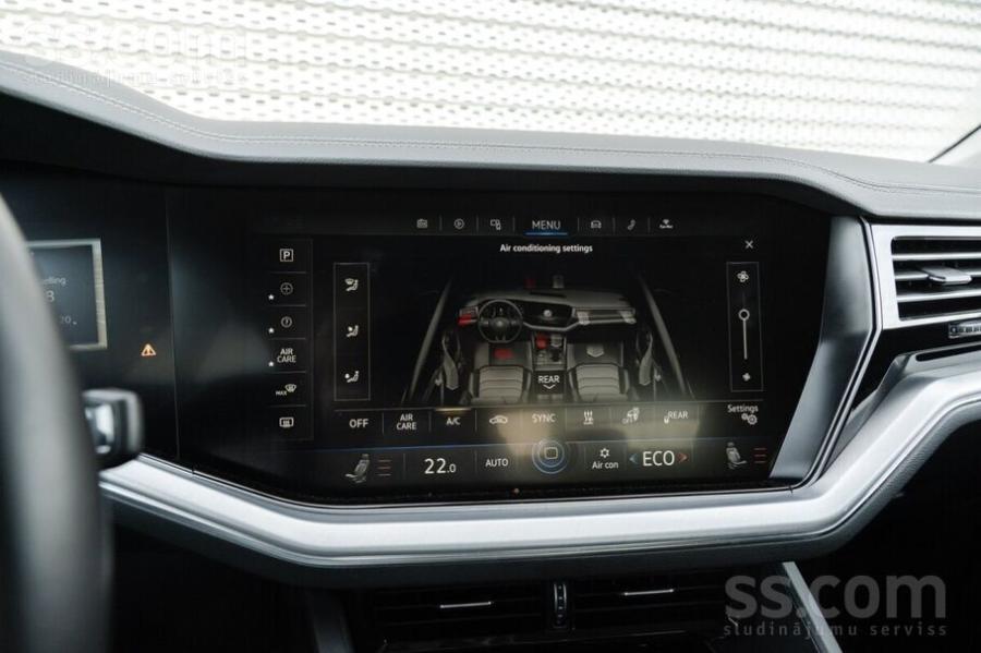 Melns Volkswagen Touareg 2019 Rīga, ar dzinēja tilpumu 3.00 L un nobraukumu 91 tūkst. km par 40950 €, foto 23 vietnē AUTOMOTO.COM.LV