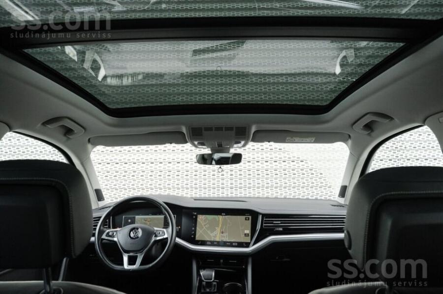 Melns Volkswagen Touareg 2019 Rīga, ar dzinēja tilpumu 3.00 L un nobraukumu 91 tūkst. km par 40950 €, foto 32 vietnē AUTOMOTO.COM.LV