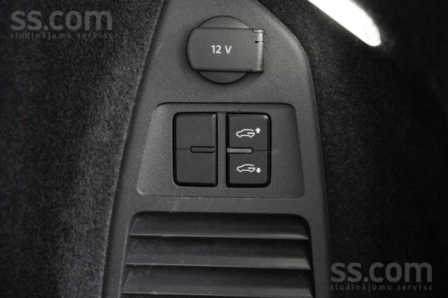Melns Volkswagen Touareg 2019 Rīga, ar dzinēja tilpumu 3.00 L un nobraukumu 91 tūkst. km par 40950 €, foto 34 vietnē AUTOMOTO.COM.LV