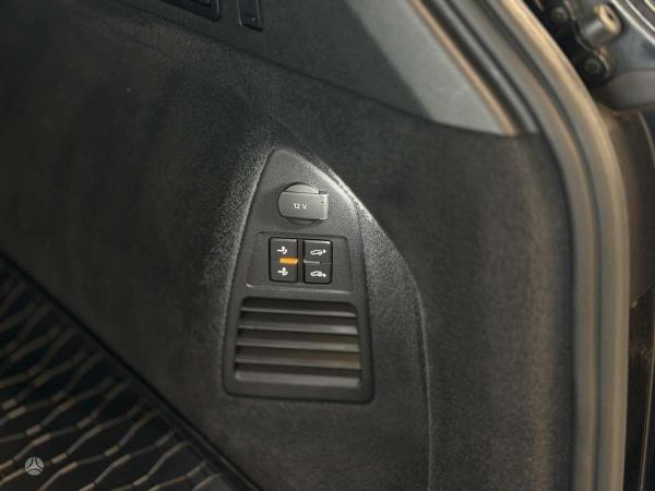 Фольксваген Туарег 2019 в Клайпеда на AUTOMOTO.COM.LV Черный Фольксваген Туарег 2019 в Клайпеда, объемом двигателя 2.97 л и пробегом 269 тыс. км за 31950 €, фото 10 на AUTOMOTO.COM.LV
