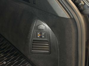 Black Volkswagen Touareg 2019 in Klaipeda, with an engine capacity of 2.97 L and mileage of 269 thousand km for 31950 €, photo 10 on AUTOMOTO.COM.LV