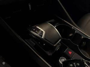 Black Volkswagen Touareg 2019 in Klaipeda, with an engine capacity of 2.97 L and mileage of 269 thousand km for 31950 €, photo 12 on AUTOMOTO.COM.LV