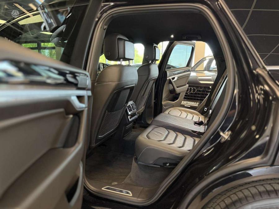 Black Volkswagen Touareg 2019 in Klaipeda, with an engine capacity of 2.97 L and mileage of 269 thousand km for 31950 €, photo 16 on AUTOMOTO.COM.LV