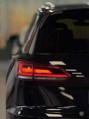 Black Volkswagen Touareg 2019 in Klaipeda, with an engine capacity of 2.97 L and mileage of 269 thousand km for 31950 €, photo 26 on AUTOMOTO.COM.LV