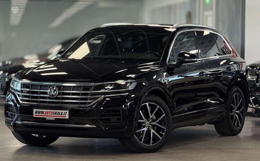 Black Volkswagen Touareg 2019 in Klaipeda, with an engine capacity of 2.97 L and mileage of 269 thousand km for 31950 €, photo 36 on AUTOMOTO.COM.LV