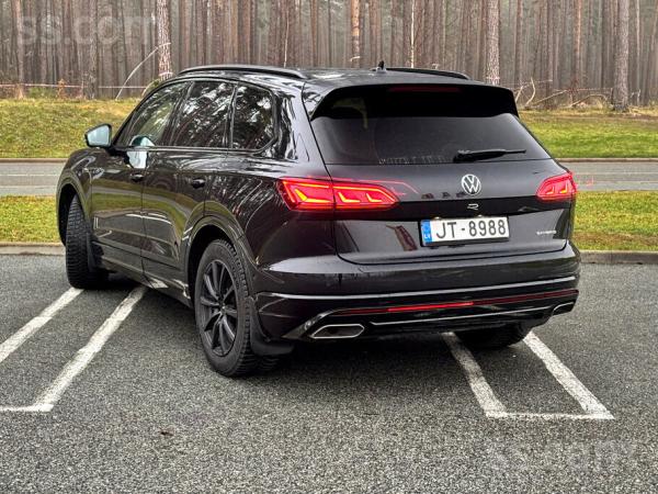 Melns Volkswagen Touareg 2020 Rīga, ar dzinēja tilpumu 3.00 L un nobraukumu 123 tūkst. km par 49550 €, foto 4 vietnē AUTOMOTO.COM.LV
