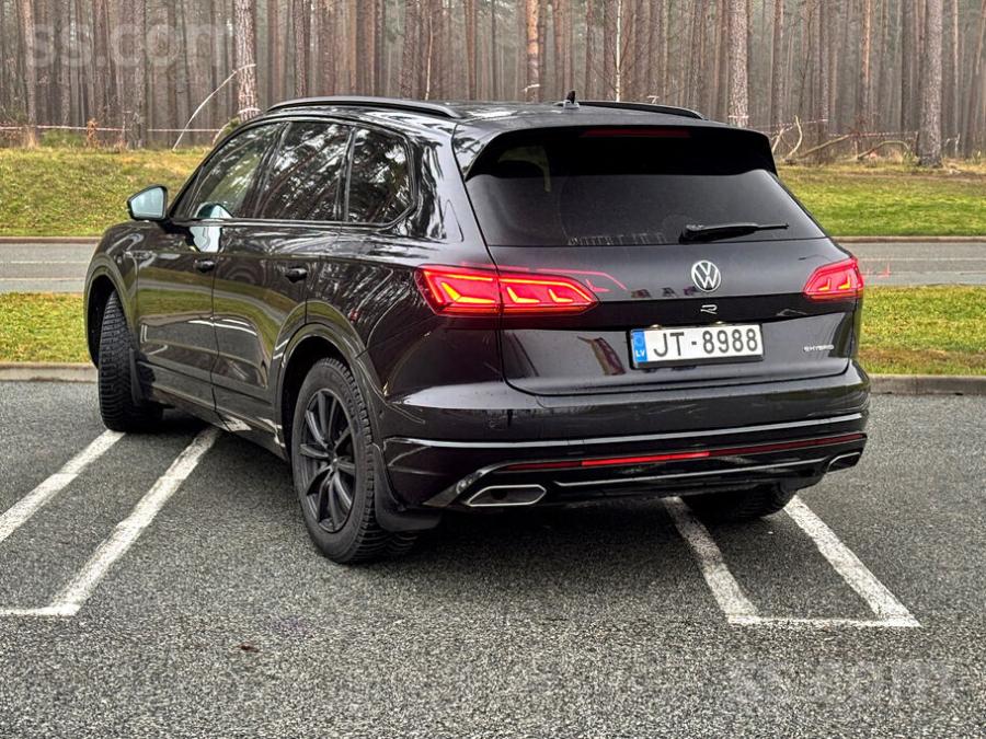 Melns Volkswagen Touareg 2020 Rīga, ar dzinēja tilpumu 3.00 L un nobraukumu 123 tūkst. km par 49550 €, foto 4 vietnē AUTOMOTO.COM.LV