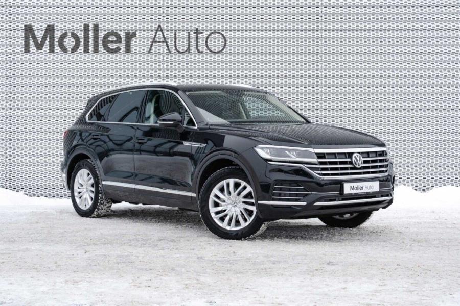Black Volkswagen Touareg 2020 in Marupe, with an engine capacity of 3.00 L and mileage of 111 thousand km for 28750 €, photo 2 on AUTOMOTO.COM.LV