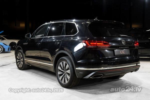 Melns Volkswagen Touareg 2020 Rīga, ar dzinēja tilpumu 3.00 L un nobraukumu 199 tūkst. km par 24300 €, foto 6 vietnē AUTOMOTO.COM.LV