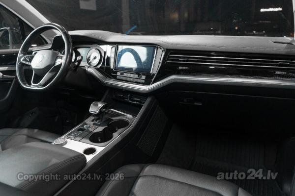 Melns Volkswagen Touareg 2020 Rīga, ar dzinēja tilpumu 3.00 L un nobraukumu 199 tūkst. km par 24300 €, foto 11 vietnē AUTOMOTO.COM.LV
