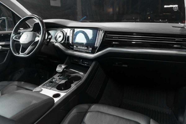 Melns Volkswagen Touareg 2020 Rīga, ar dzinēja tilpumu 2.97 L un nobraukumu 199 tūkst. km par 24300 €, foto 11 vietnē AUTOMOTO.COM.LV