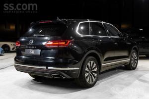 Melns Volkswagen Touareg 2020 Rīga, ar dzinēja tilpumu 3.00 L un nobraukumu 199 tūkst. km par 21900 €, foto 5 vietnē AUTOMOTO.COM.LV