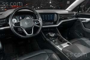 Melns Volkswagen Touareg 2020 Rīga, ar dzinēja tilpumu 3.00 L un nobraukumu 199 tūkst. km par 21900 €, foto 10 vietnē AUTOMOTO.COM.LV