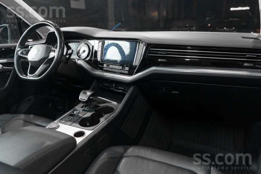 Melns Volkswagen Touareg 2020 Rīga, ar dzinēja tilpumu 3.00 L un nobraukumu 199 tūkst. km par 21900 €, foto 12 vietnē AUTOMOTO.COM.LV