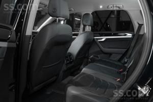Melns Volkswagen Touareg 2020 Rīga, ar dzinēja tilpumu 3.00 L un nobraukumu 199 tūkst. km par 21900 €, foto 13 vietnē AUTOMOTO.COM.LV