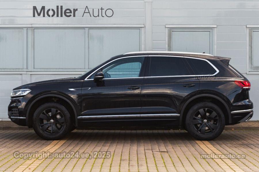 Melns Volkswagen Touareg 2021 Ventspils, ar dzinēja tilpumu 3.00 L un nobraukumu 179 tūkst. km par 33254 €, foto 2 vietnē AUTOMOTO.COM.LV