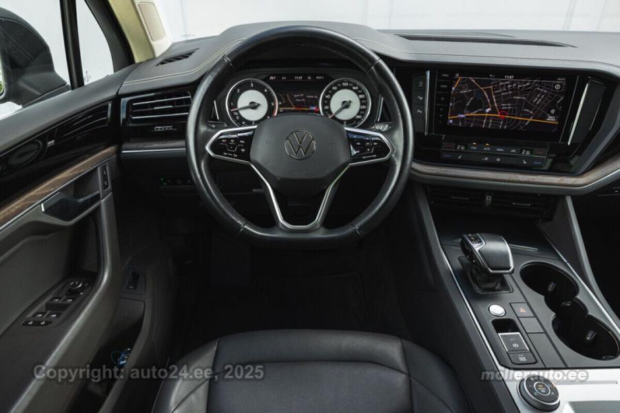 Melns Volkswagen Touareg 2021 Ventspils, ar dzinēja tilpumu 3.00 L un nobraukumu 179 tūkst. km par 33254 €, foto 13 vietnē AUTOMOTO.COM.LV