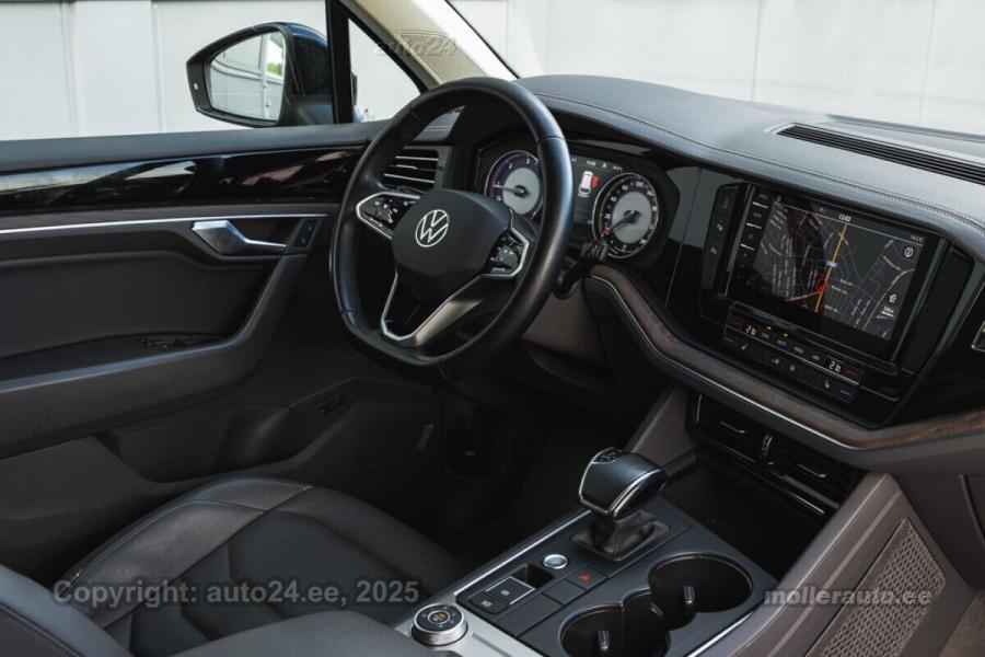 Melns Volkswagen Touareg 2021 Ventspils, ar dzinēja tilpumu 3.00 L un nobraukumu 179 tūkst. km par 33254 €, foto 14 vietnē AUTOMOTO.COM.LV