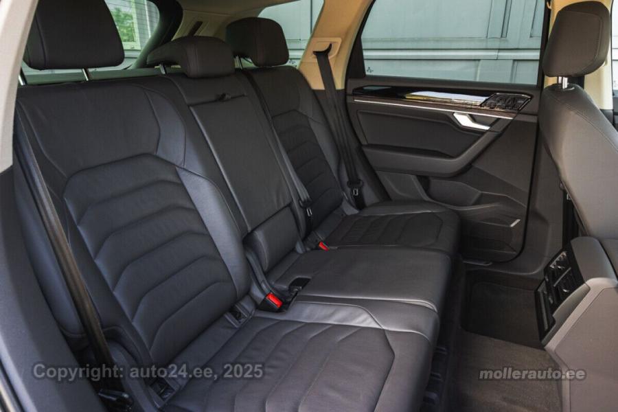 Melns Volkswagen Touareg 2021 Ventspils, ar dzinēja tilpumu 3.00 L un nobraukumu 179 tūkst. km par 33254 €, foto 27 vietnē AUTOMOTO.COM.LV
