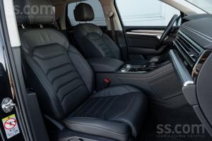 Melns Volkswagen Touareg 2021 Ventspils, ar dzinēja tilpumu 3.00 L un nobraukumu 126 tūkst. km par 44200 €, foto 18 vietnē AUTOMOTO.COM.LV