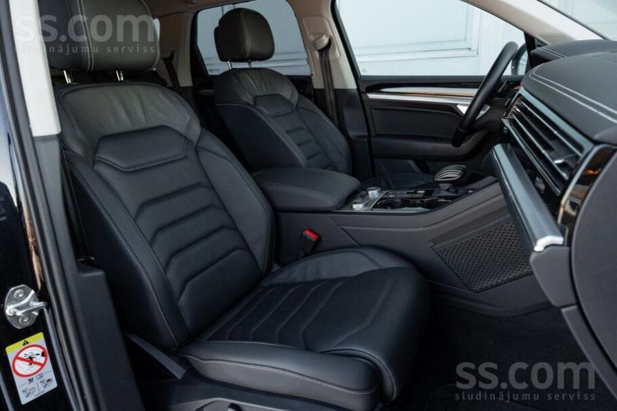 Melns Volkswagen Touareg 2021 Ventspils, ar dzinēja tilpumu 3.00 L un nobraukumu 126 tūkst. km par 44200 €, foto 18 vietnē AUTOMOTO.COM.LV