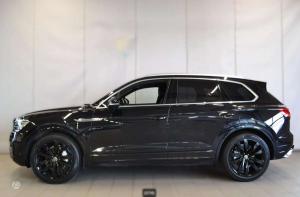 Melns Volkswagen Touareg 2021 Viļņa, ar dzinēja tilpumu 2.97 L un nobraukumu 128 tūkst. km par 51000 €, foto 2 vietnē AUTOMOTO.COM.LV
