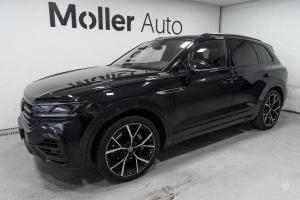 Melns Volkswagen Touareg 2021 Viļņa, ar dzinēja tilpumu 3.00 L un nobraukumu 130 tūkst. km par 48900 €, foto 2 vietnē AUTOMOTO.COM.LV