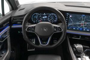 Melns Volkswagen Touareg 2021 Viļņa, ar dzinēja tilpumu 3.00 L un nobraukumu 130 tūkst. km par 48900 €, foto 13 vietnē AUTOMOTO.COM.LV