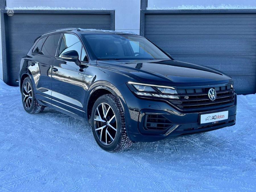 Melns Volkswagen Touareg 2021 Viļņa, ar dzinēja tilpumu 3.00 L un nobraukumu 134 tūkst. km par 45900 €, foto 2 vietnē AUTOMOTO.COM.LV