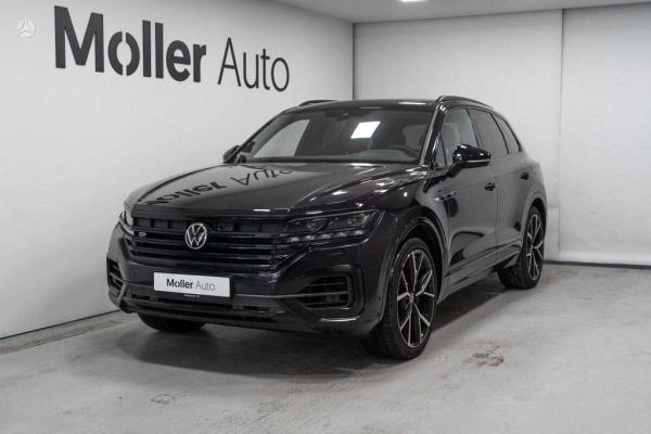 Black Volkswagen Touareg 2021 in Vilnius, with an engine capacity of 3.00 L and mileage of 130 thousand km for 48000 €, photo 1 on AUTOMOTO.COM.LV