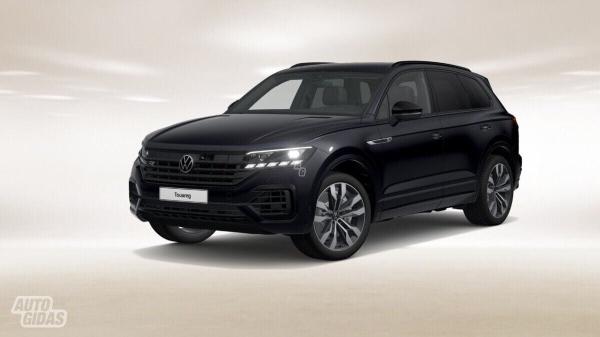 Melns Volkswagen Touareg 2021 Viļņa, ar dzinēja tilpumu 3.00 L un nobraukumu 134 tūkst. km par 46950 €, foto 1 vietnē AUTOMOTO.COM.LV