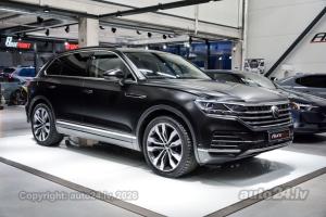 Black Volkswagen Touareg 2021 in Tallinn, with an engine capacity of 3.00 L and mileage of 100 thousand km for 45500 €, photo  on AUTOMOTO.COM.LV