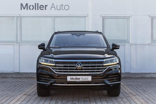 Black Volkswagen Touareg 2021 in Ventspils, with an engine capacity of 3.00 L and mileage of 77 thousand km for 36000 €, photo 9 on AUTOMOTO.COM.LV