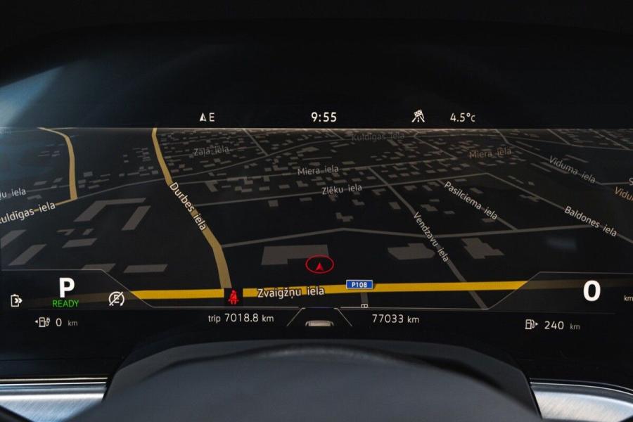 Black Volkswagen Touareg 2021 in Ventspils, with an engine capacity of 3.00 L and mileage of 77 thousand km for 36000 €, photo 25 on AUTOMOTO.COM.LV