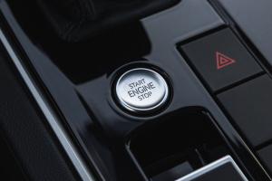 Black Volkswagen Touareg 2021 in Ventspils, with an engine capacity of 3.00 L and mileage of 77 thousand km for 36000 €, photo 32 on AUTOMOTO.COM.LV