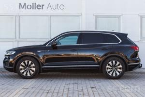 Melns Volkswagen Touareg 2021 Ventspils, ar dzinēja tilpumu 3.00 L un nobraukumu 77 tūkst. km par 36000 €, foto 3 vietnē AUTOMOTO.COM.LV