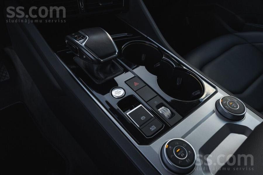 Melns Volkswagen Touareg 2021 Ventspils, ar dzinēja tilpumu 3.00 L un nobraukumu 77 tūkst. km par 36000 €, foto 29 vietnē AUTOMOTO.COM.LV