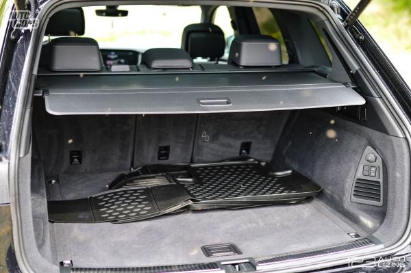 Black Volkswagen Touareg 2022 in Kretinga, with an engine capacity of 3.00 L and mileage of 129 thousand km for 43500 €, photo 9 on AUTOMOTO.COM.LV