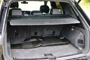 Black Volkswagen Touareg 2022 in Kretinga, with an engine capacity of 3.00 L and mileage of 129 thousand km for 43500 €, photo 10 on AUTOMOTO.COM.LV
