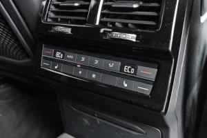 Black Volkswagen Touareg 2022 in Riga, with an engine capacity of 3.00 L and mileage of 107 thousand km for 44900 €, photo 12 on AUTOMOTO.COM.LV