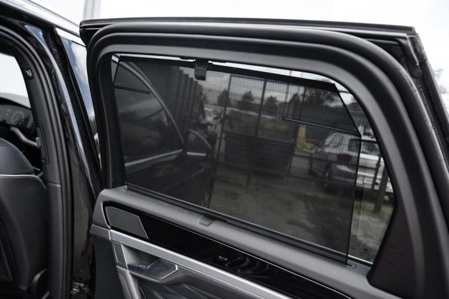 Black Volkswagen Touareg 2022 in Riga, with an engine capacity of 3.00 L and mileage of 107 thousand km for 44900 €, photo 13 on AUTOMOTO.COM.LV