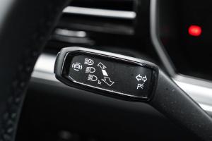 Black Volkswagen Touareg 2022 in Riga, with an engine capacity of 3.00 L and mileage of 107 thousand km for 44900 €, photo 19 on AUTOMOTO.COM.LV