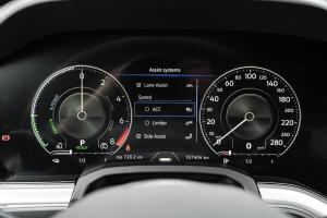 Black Volkswagen Touareg 2022 in Riga, with an engine capacity of 3.00 L and mileage of 107 thousand km for 44900 €, photo 20 on AUTOMOTO.COM.LV