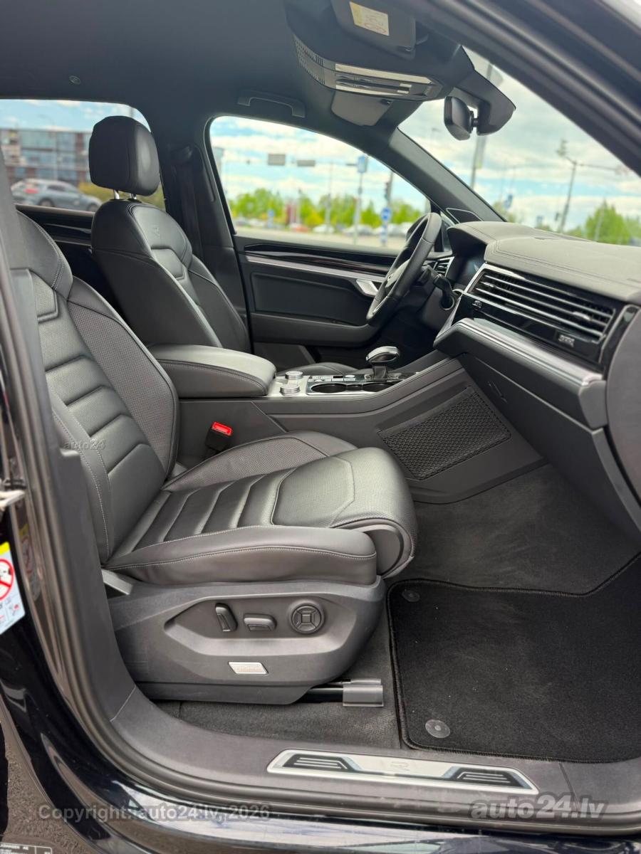 Melns Volkswagen Touareg 2022 Tallina, ar dzinēja tilpumu 3.00 L un nobraukumu 112 tūkst. km par 48900 €, foto 11 vietnē AUTOMOTO.COM.LV
