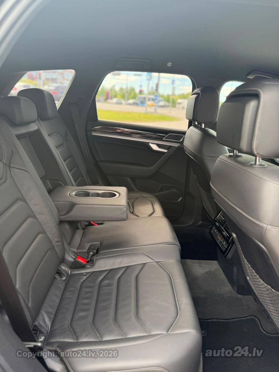 Melns Volkswagen Touareg 2022 Tallina, ar dzinēja tilpumu 3.00 L un nobraukumu 112 tūkst. km par 48900 €, foto 15 vietnē AUTOMOTO.COM.LV