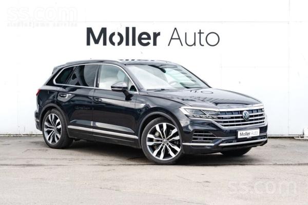 Melns Volkswagen Touareg 2022 Rīga, ar dzinēja tilpumu 3.00 L un nobraukumu 107 tūkst. km par 44050 €, foto 2 vietnē AUTOMOTO.COM.LV