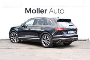 Melns Volkswagen Touareg 2022 Rīga, ar dzinēja tilpumu 3.00 L un nobraukumu 107 tūkst. km par 42450 €, foto 4 vietnē AUTOMOTO.COM.LV